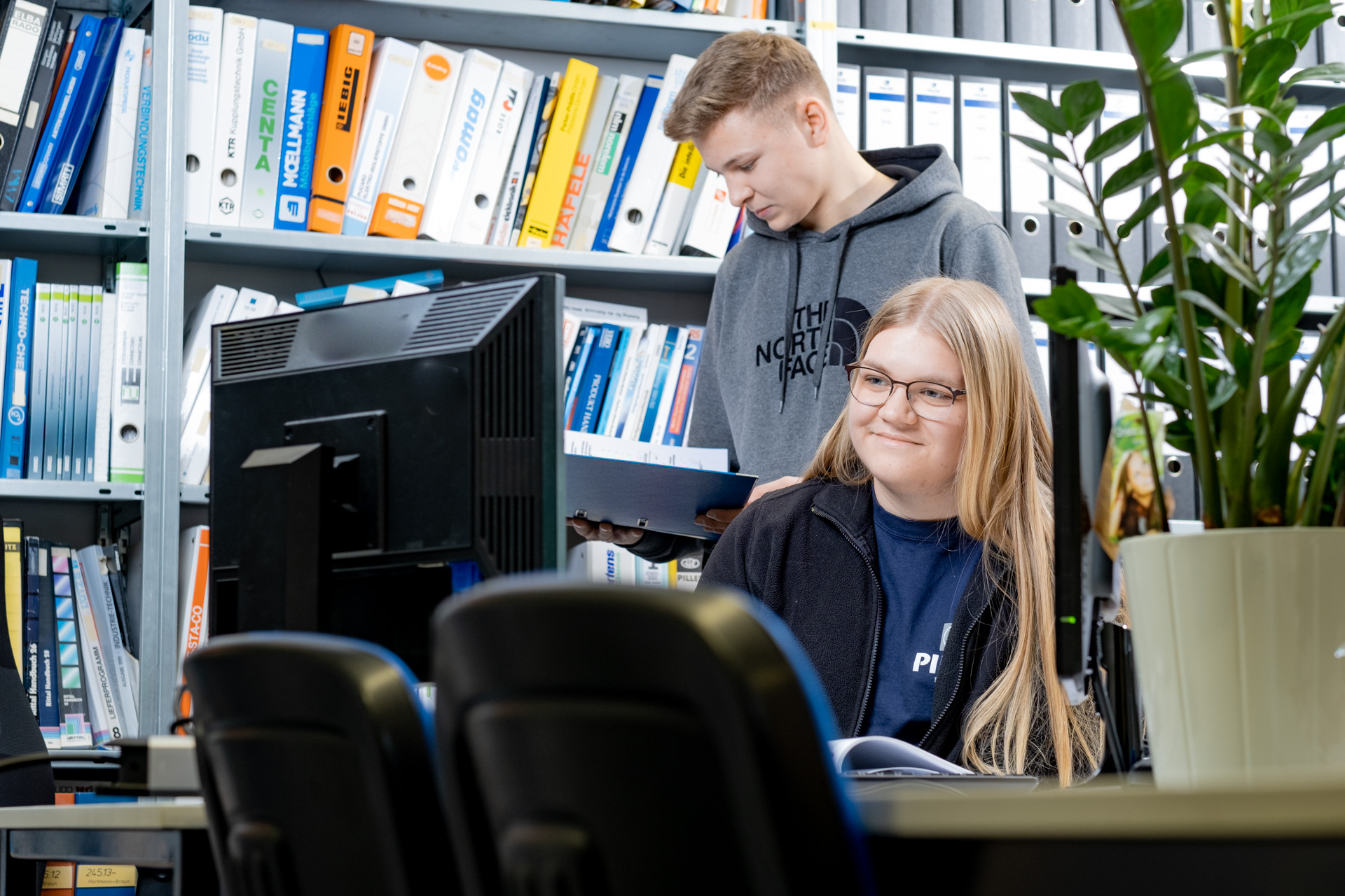 Industriekaufmann (m/w/d) - Deutsch